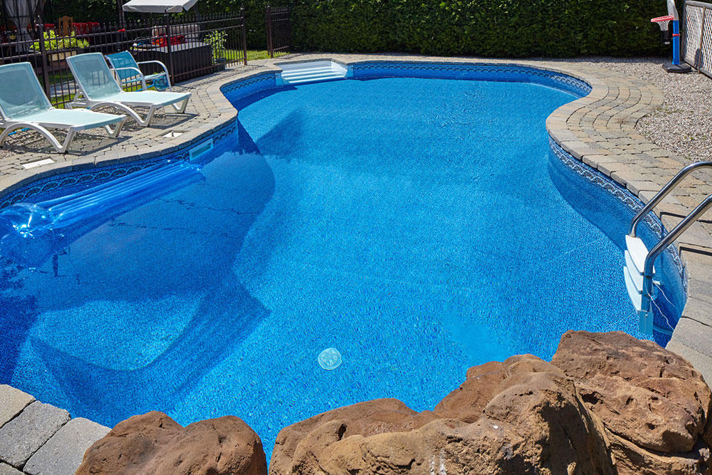 How long does it take to build a vinyl swimming pool? - Mayascapes Pools