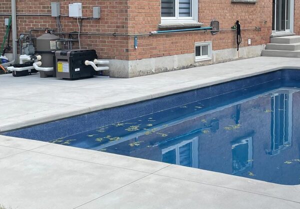 Should you go with salt water or chlorine for your inground pool ...